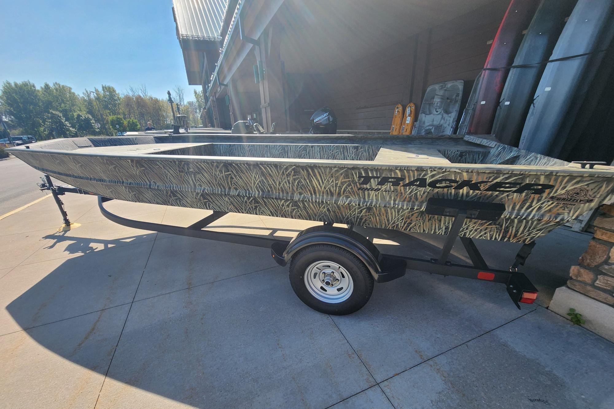 2025 TRACKER GRIZZLY 1860 UTILITY | Bass Pro Shops
